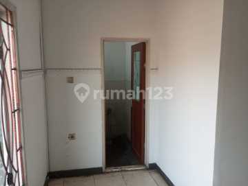 Ruko 2 Lt Siap Pakai di Main Road Cileunyi Ref.04404 | Rumah123