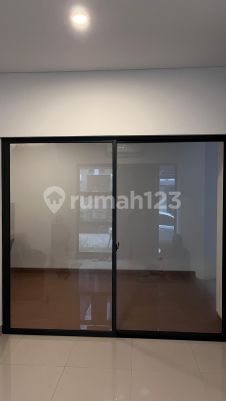 Rumah Semi Furnish di Yuthica Bsd Dekat Mal Teras Kota dan Stasiun ...