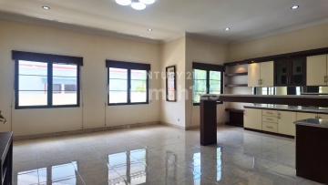 Rumah Mewah di Perumahan Maguwoharjo Dekat Kampus Upn | Rumah123