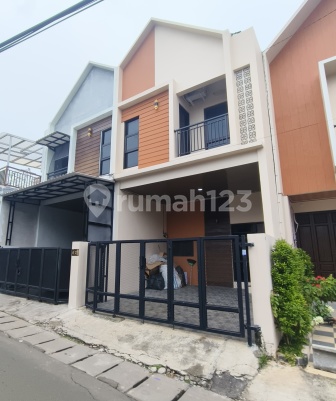 Rumah Mewah 2 Lantai Deket Lrt Tol Bambu Apus | Rumah123