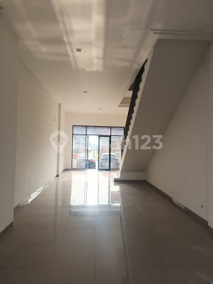 Murah Ruko Osaka PIK 2 4,5x16,25 Siap Pakai 2 Muka Hadap Danau | Rumah123