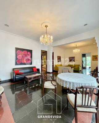 Price Drop Menteng Rumah Lama Terawat, Kawasan Elit, Jalan Lebar | Rumah123