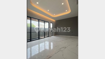 Rumah Baru dan Super Luxury, Mewah di Citraland, Surabaya | Rumah123