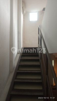 Gudang Ada Office di Kawasan Pergudangan Taman Tekno Bsd | Rumah123