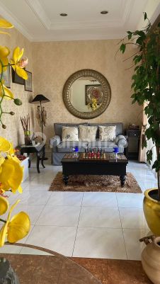 Rumah mewah dalam Komplek Raffles Hills Cibubur semi Furnish | Rumah123