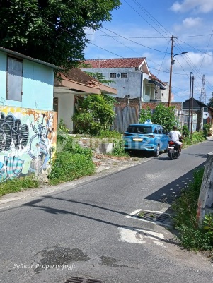 Dijual Tanah Bonus Bangunan Klasik Model Jadul Dekat Malioboro di ...