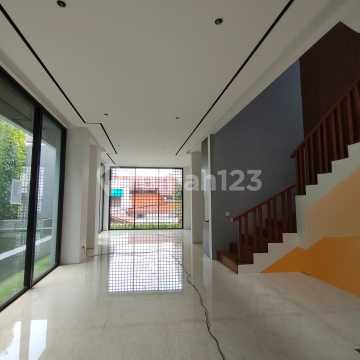 TURUN HARGA Rumah Brandnew, Ada Swim Pool, Lift, Di Pondok Indah | Rumah123