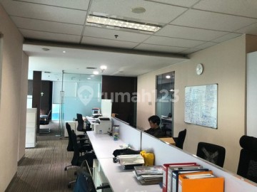Sewa Kantor 18 Parc Place 176 M2 Furnished SCBD Akses MRT Istora | Rumah123
