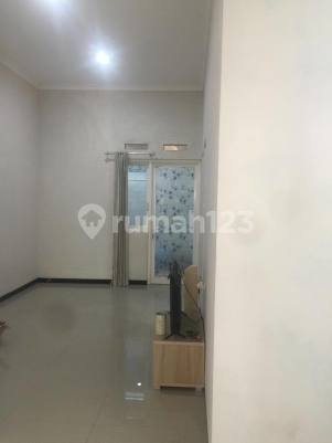 Rumah 1 Lantai Terawat dan Siap Huni, Sertifikat SHM | Rumah123