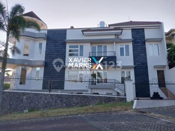 Rumah Mewah Dengan Private Swimming Pool Lokasi Elit Tidar Malang ...