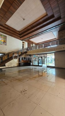 Rumah di Poros Jalan Panglima Sudirman, Rampal Klojen, Malang | Rumah123