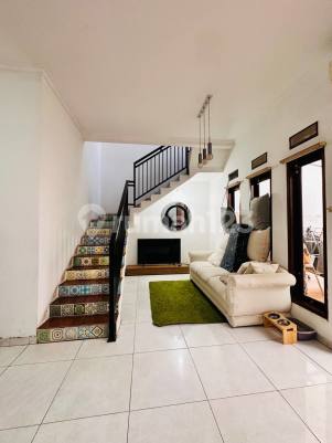 Rumah Luas & Siap Huni di Ciputat - Cocok untuk Keluarga Besar | Rumah123