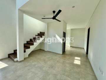 Rumah Semi Villa Taman Luas di Hang Tuah | Rumah123