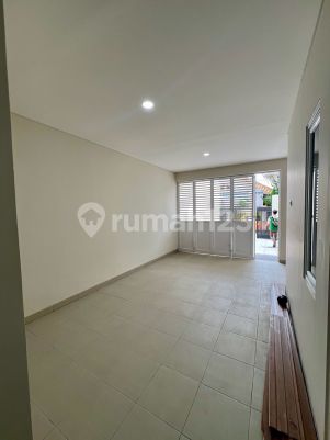 Rumah Baru 3 Lantai di Tomang Jakarta Barat | Rumah123
