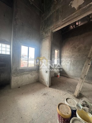 Ana Rumah Ngantong Uk Lt.341m di Jelambar | Rumah123