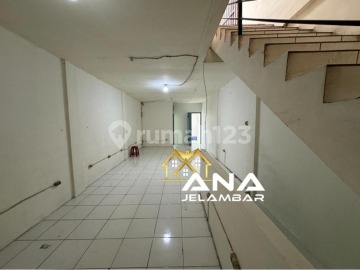 ANA RUMAH UK 4X20M COCOK USAHA DI JELAMBAR | Rumah123