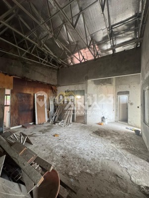 Ana Rumah Ngantong Uk Lt.341m di Jelambar | Rumah123