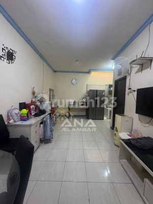 Ana Rumah Ngantong Uk 5.3X15.8m di Jelambar | Rumah123