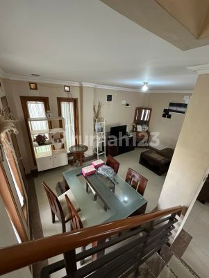 Rumah Murah 3 Lantai Siap Huni Bagus di Cisitu Town House I | Rumah123