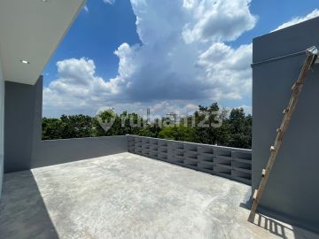 Disewakan Ruko Baru 3 Lantai Lokasi Strategis Main Road Surapati ...