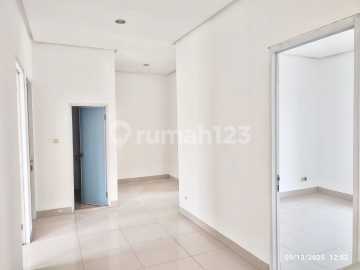 Disewakan Rumah Rapi Posisi Hook Baru di Cat di Legenda Wisata Cibubur ...