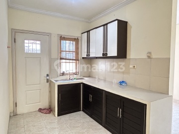 Disewakan Rumah 3kt Di Raffles Hills Cibubur, Siap Huni, 2carpot, Bebas ...