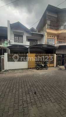 Rumah 2 Lantai Di Villa Tomang Indah Duri Kepa | Rumah123