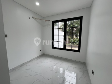 Rumah 2 Lantai Siap Huni Taman Venesia Sentul City Bogor | Rumah123