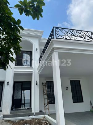 Rumah 2 Lantai Model American Classic Lingkungan Asri | Rumah123