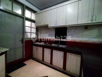 Rumah Rapih Siap Huni Dijalan Utama Komplek Lebar Jalan 12 Meter Akses ...