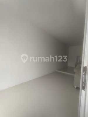 DIJUAL RUMAH MURAH OVER KREDIT MINIMALIS SIAP HUNI 2 LANTAI DI ...