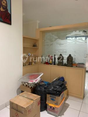 Rumah Rapi 2 Lantai Dalam Cluster Di Legenda Wisata | Rumah123