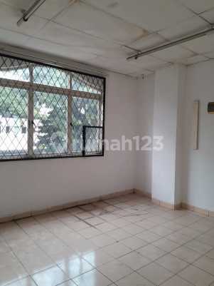 Disewakan Ruko Perkantoran di Madrid Sebreang Pasar Modern | Rumah123