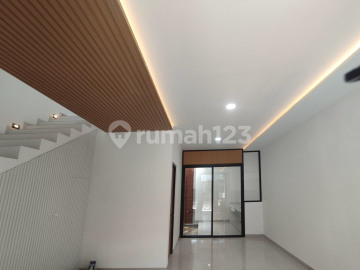 Rumah Brandnew Concept Luxuvry-Comfortabel 4+1 Kamar Lokasi di Jln ...