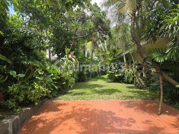 Rumah Luas Dan Asri Di Jl. Bangka | Rumah123