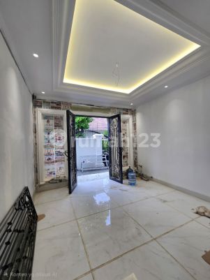 Rumah Mewah American Classic dengan Rooftop Luas di Cempaka Putih ...