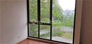 Standard Neat House in Front of Eminent Park, BSD City | Rumah123