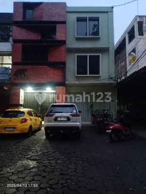 Dijual Ruko 3Lantai Strategis di Sayap Riau Merdeka | Rumah123