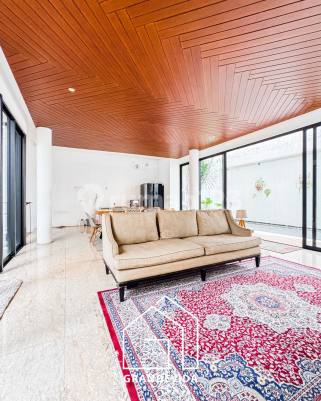 Hunian Arsitektural Karya Atelier Riri Lokasi Strategis di Cilandak ...