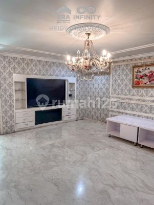 Dijual Rumah Golf Lake Boulevard Ada Swimming Pool | Rumah123