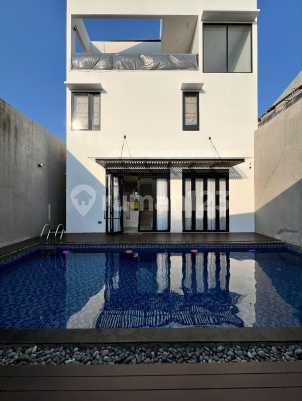 Rumah Dengan Sirkulasi Udara Dan Pencahayaan Bagus Di Kemang | Rumah123