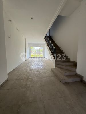 Ruko Shibuya Dua Muka Hadap Jalan Taman di PIK2 | Rumah123