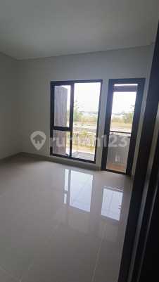 Jual Rugi Rumah Flora Summarecon Tipe Besar | Rumah123