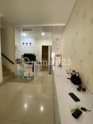 Rumah Di Cluster Europe 6x15 Green Lake City, Shm, Semi Furnished ...