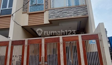 Rumah Dijual di Tomang, Jakarta Barat | Harga 2024