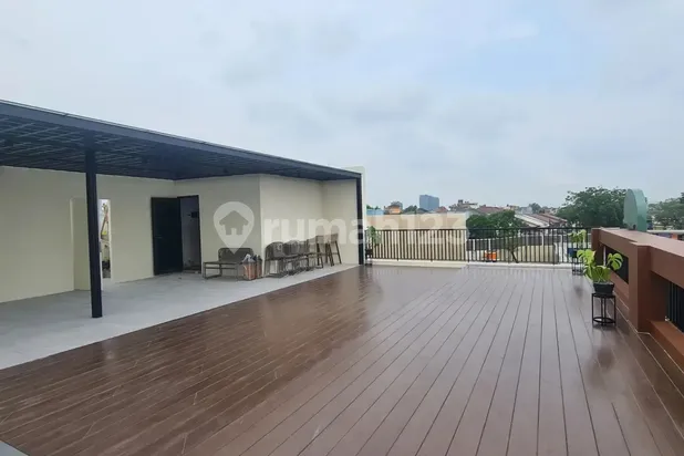 Ruko Gading Serpong Dengan Konsep Rooftop - oleh Helen Blessingland