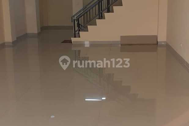 Ruko Baru Renov 3 Lantai Siap Pakai di Sutera Niaga 2 - oleh Kristiyanto