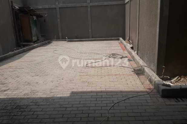 Gedung Perkantoran Baru 5,5 Lantai, Rooftop, Line Telp, Tv Cable - oleh ...