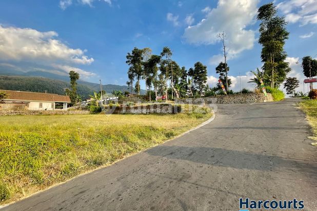 Tanah pemandangan gunung lawu di Segoro Gunung Kemuning Karanganyar ...