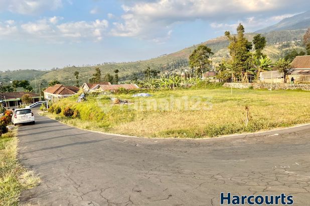 Tanah pemandangan gunung lawu di Segoro Gunung Kemuning Karanganyar ...